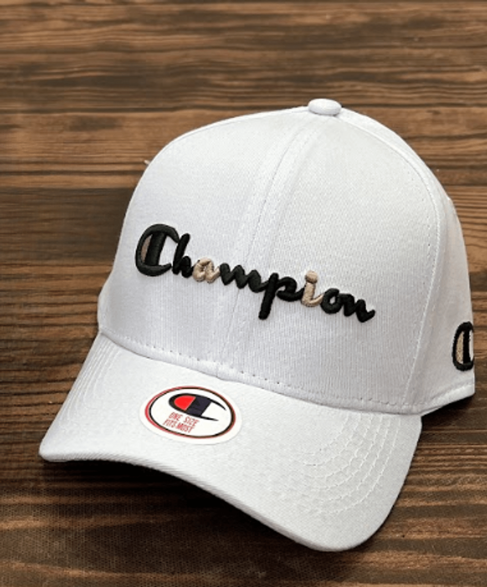 Boné Branco Exclusivo com Letreiro Alto Relevo Camuflado Strapback ...