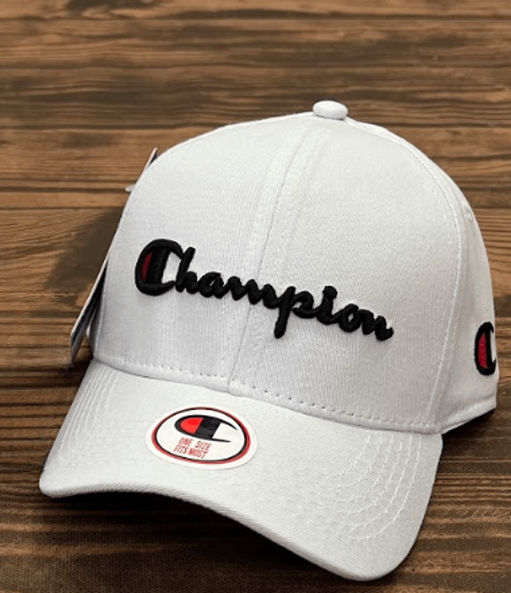 Boné Branco Exclusivo com Letreiro Alto Relevo Preto Strapback ...