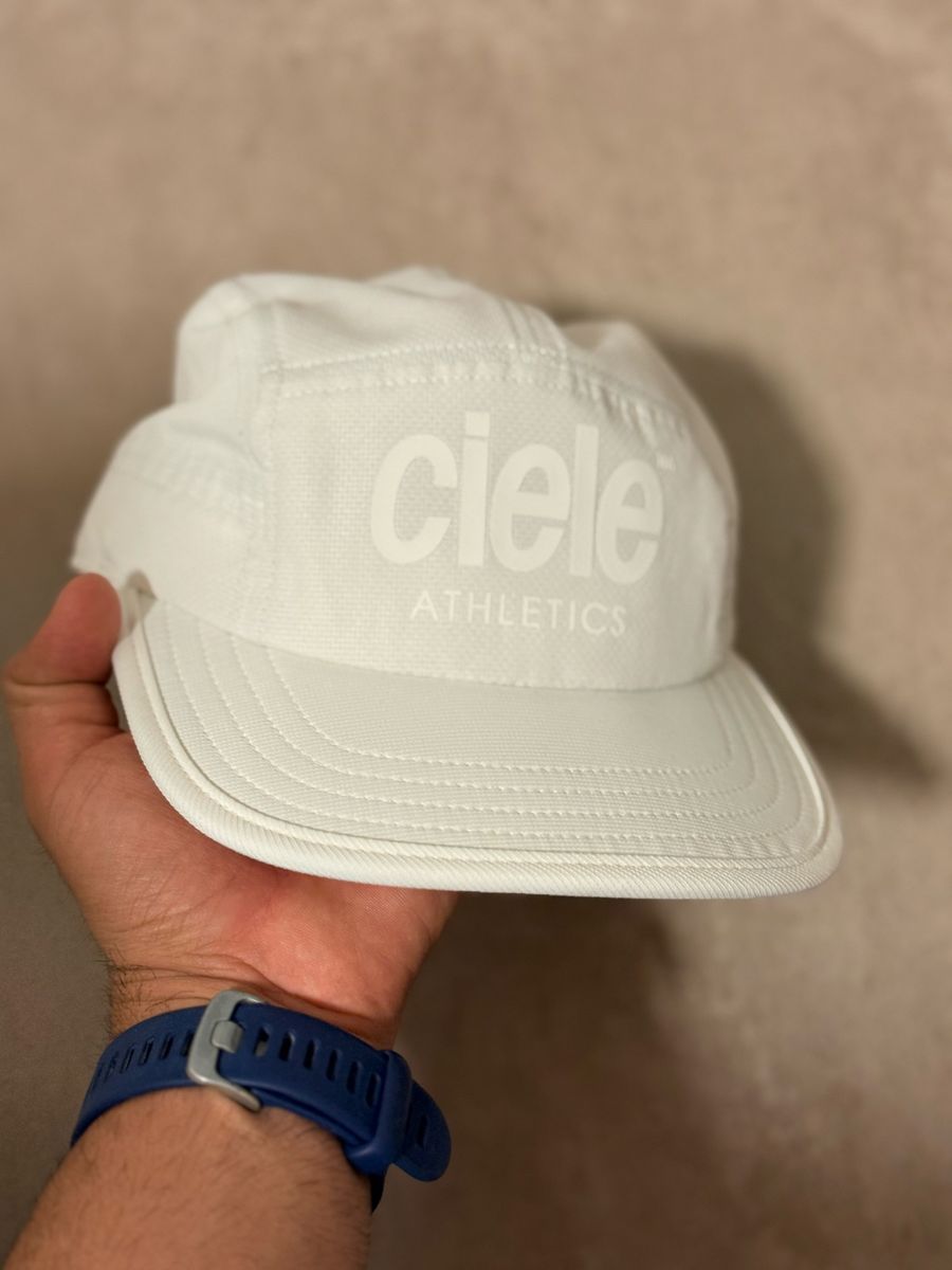 Boné Ciele Athletics Gocap Branc Pouco Uso Comprado em Paris - Vendo ...