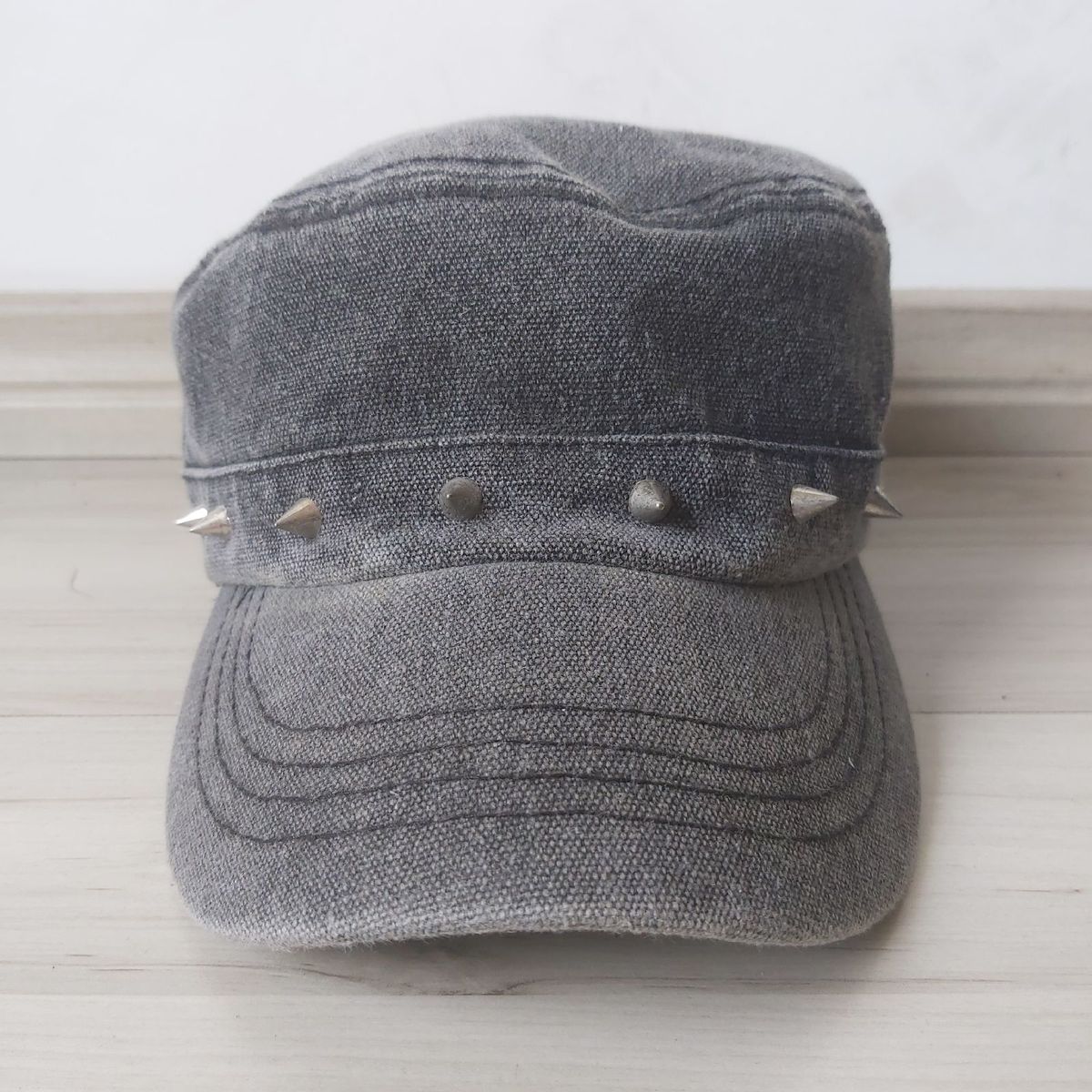 Boné com Spikes 74602539 | enjoei