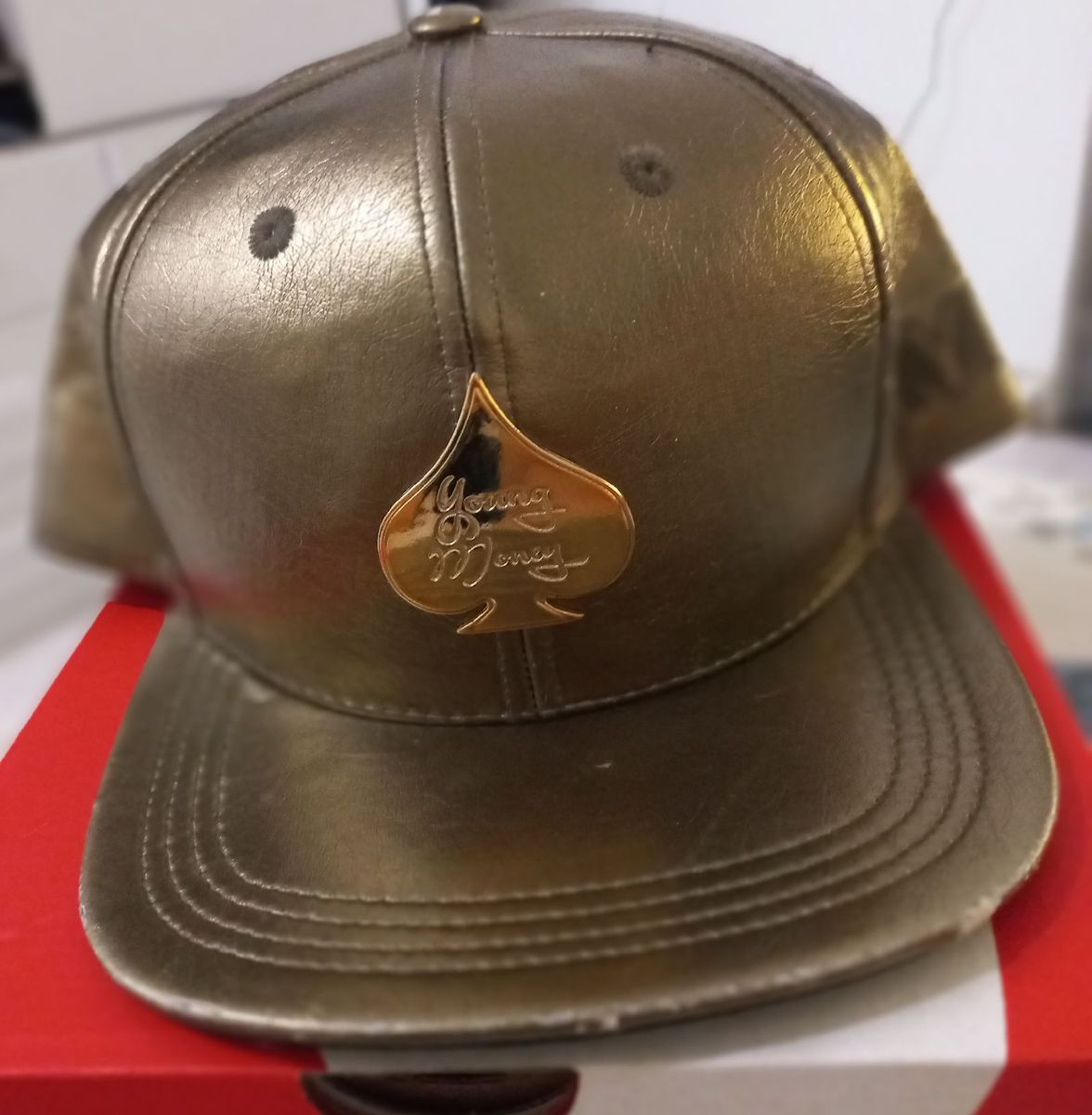 Boné Dourado 74693599 | enjoei