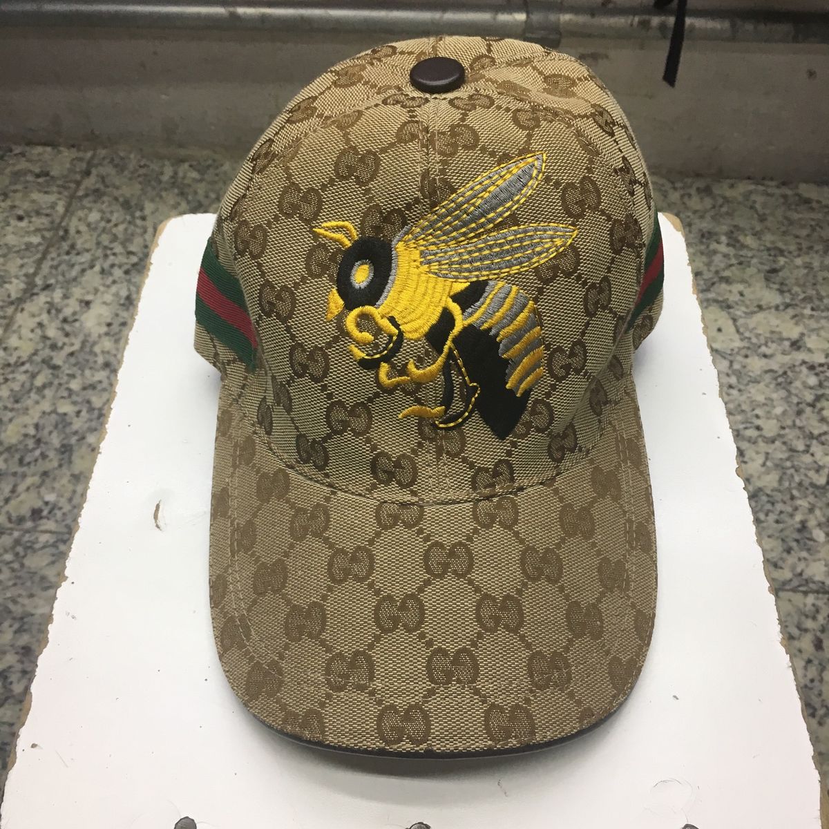 Bone Gucci Bee Print 32209941 | enjoei