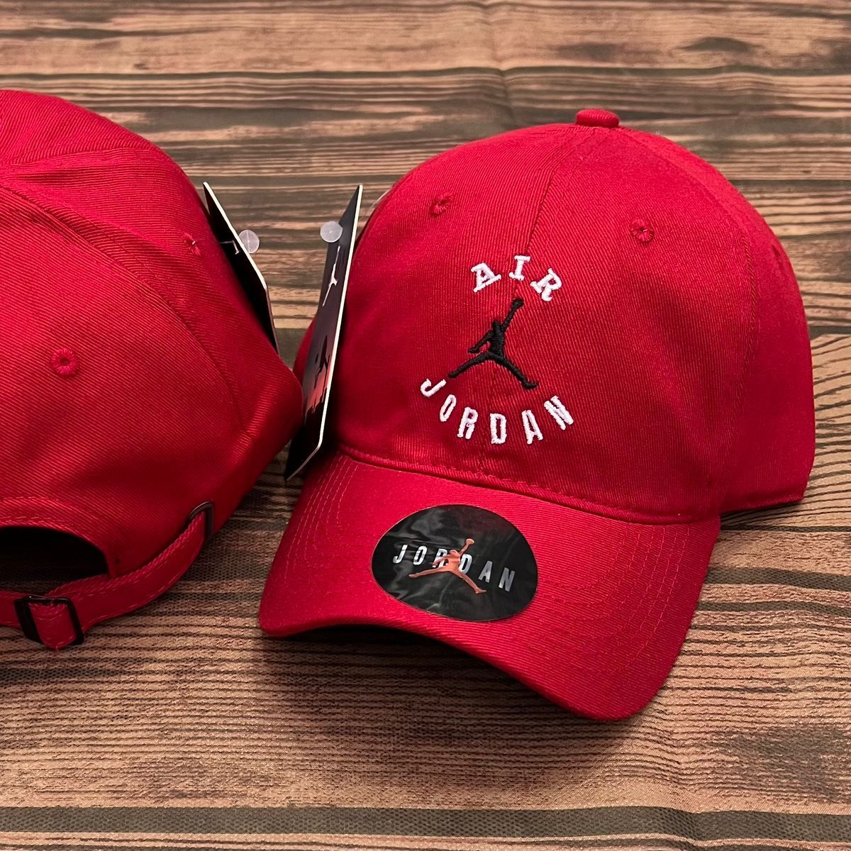 Boné Jordan Air Vermelho Logo Bordado Aba Curva Ajuste Strapback ...