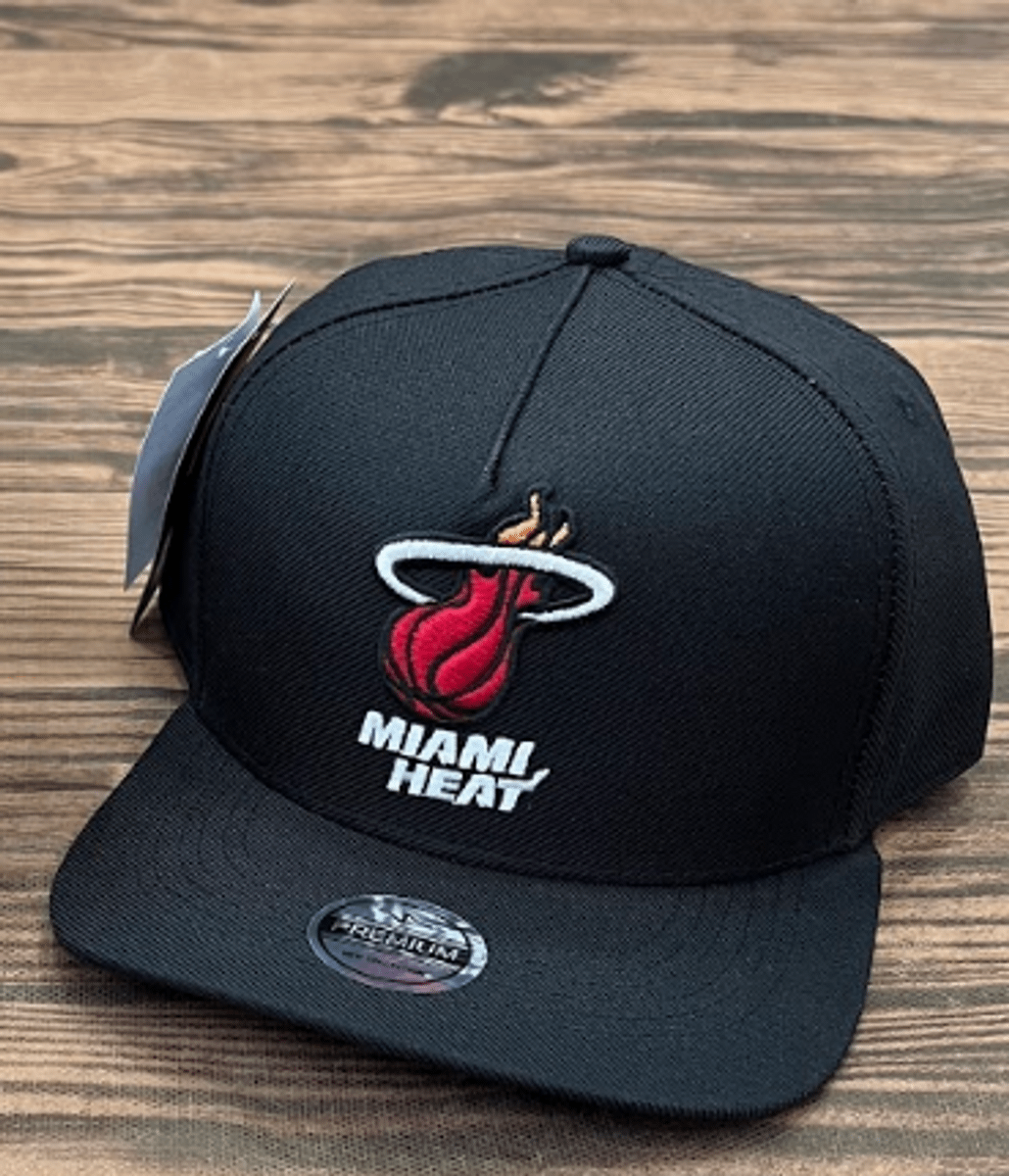 Boné Miami Heat Preto Logo Bordado Aba Reta Ajuste Snapback Exclusivo ...