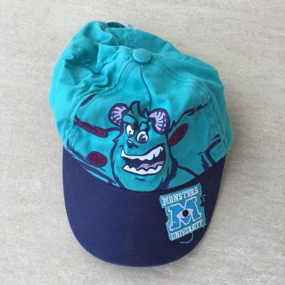 Boné Monstros Sa | Roupa Infantil para Menino Disney Usado 21310863 ...