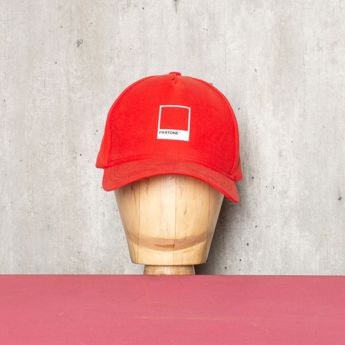 Boné Vermelho Pantone 77122002 | enjoei