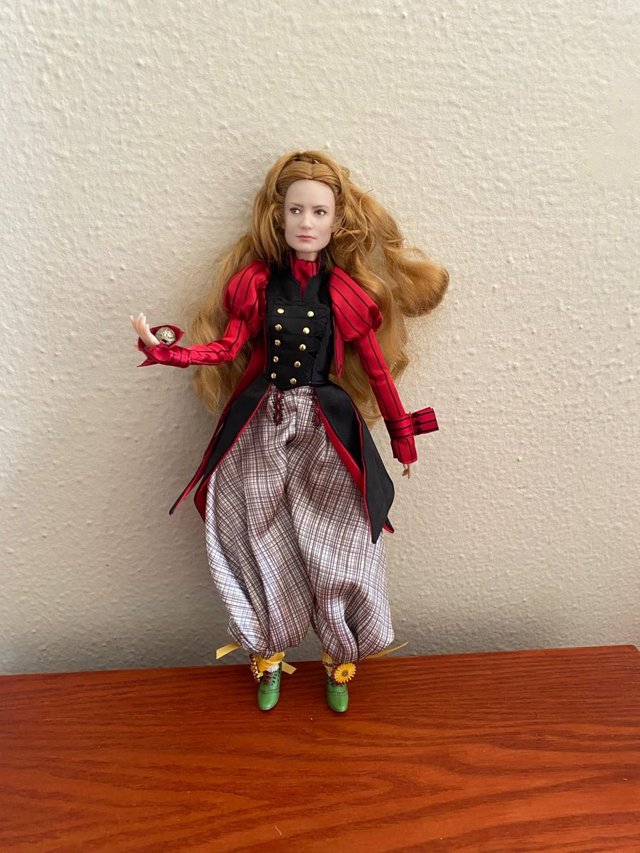 Boneca Barbie Alice No País Das Maravilhas | Brinquedo Disney Usado ...