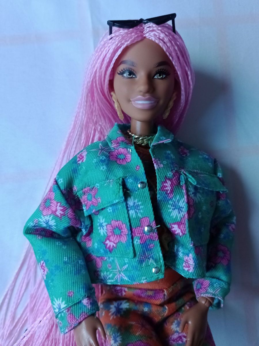 Boneca Barbie Extra 10 Tranças Rosa Negra Articulada Pet Rato ...