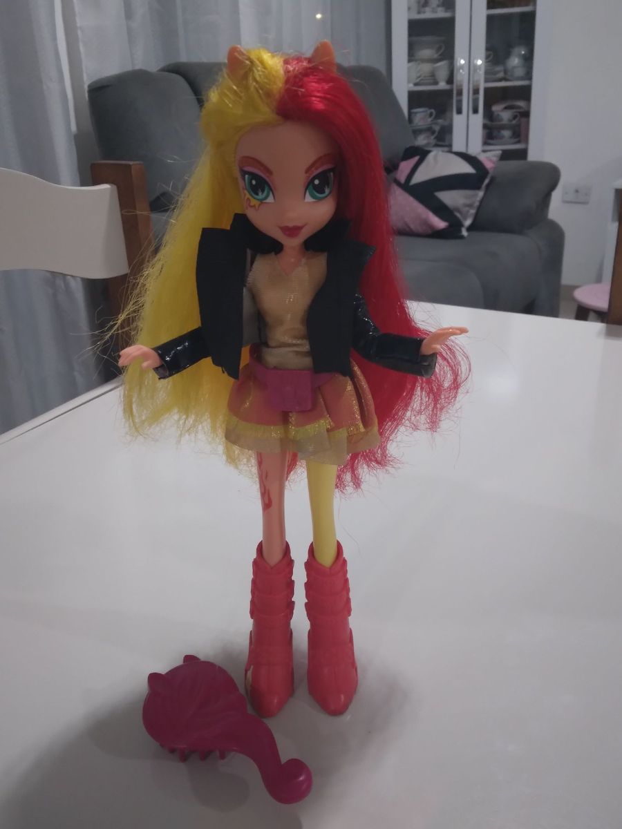 Boneca Sunset Shimmer Esquestria Girls | Brinquedo Hasbro Usado 75290006 | enjoei