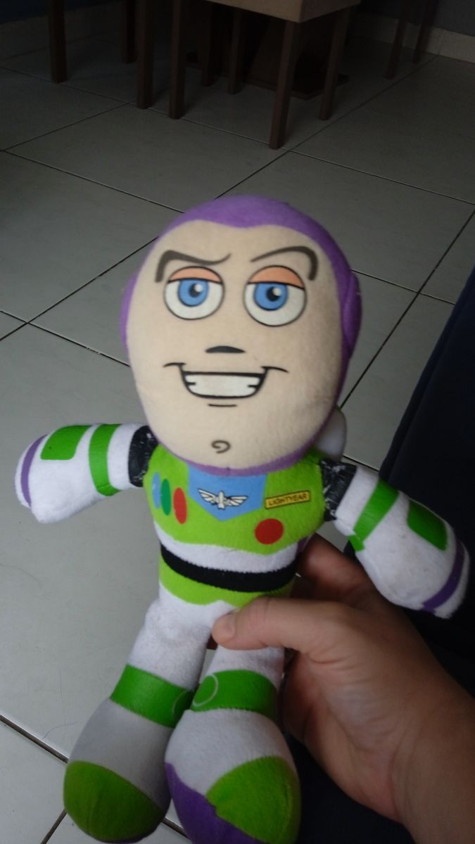 Boneco Buzz Lightyear De Pelúcia Toy Story Original Disney Muito