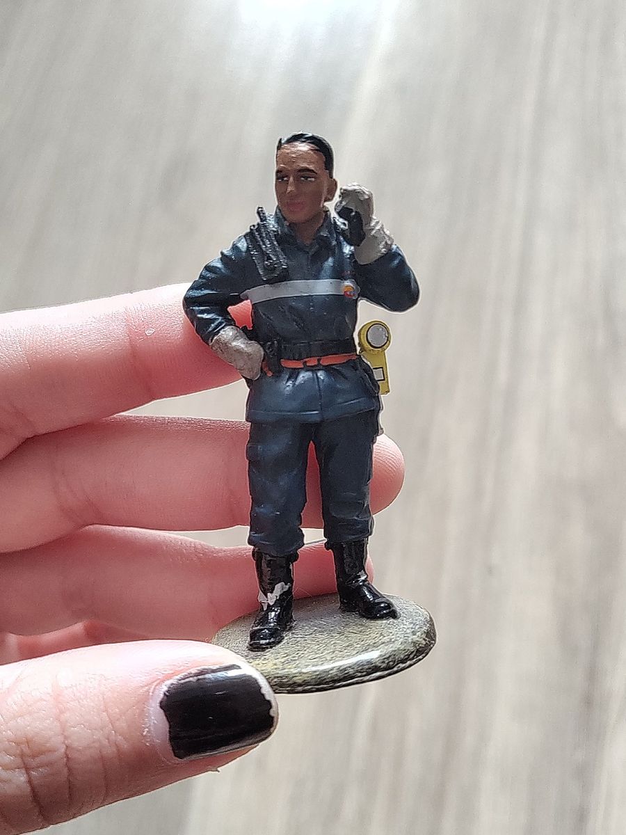 Boneco de Chumbo Bombeiro para Coleção | Item de Decoração Usado ...