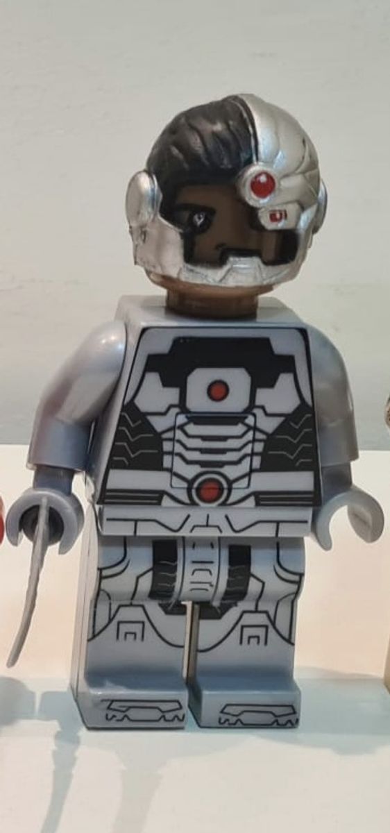 Boneco Gigante Tipo Lego Dc Batman - Cyborg | Brinquedo Usado 99809803 ...