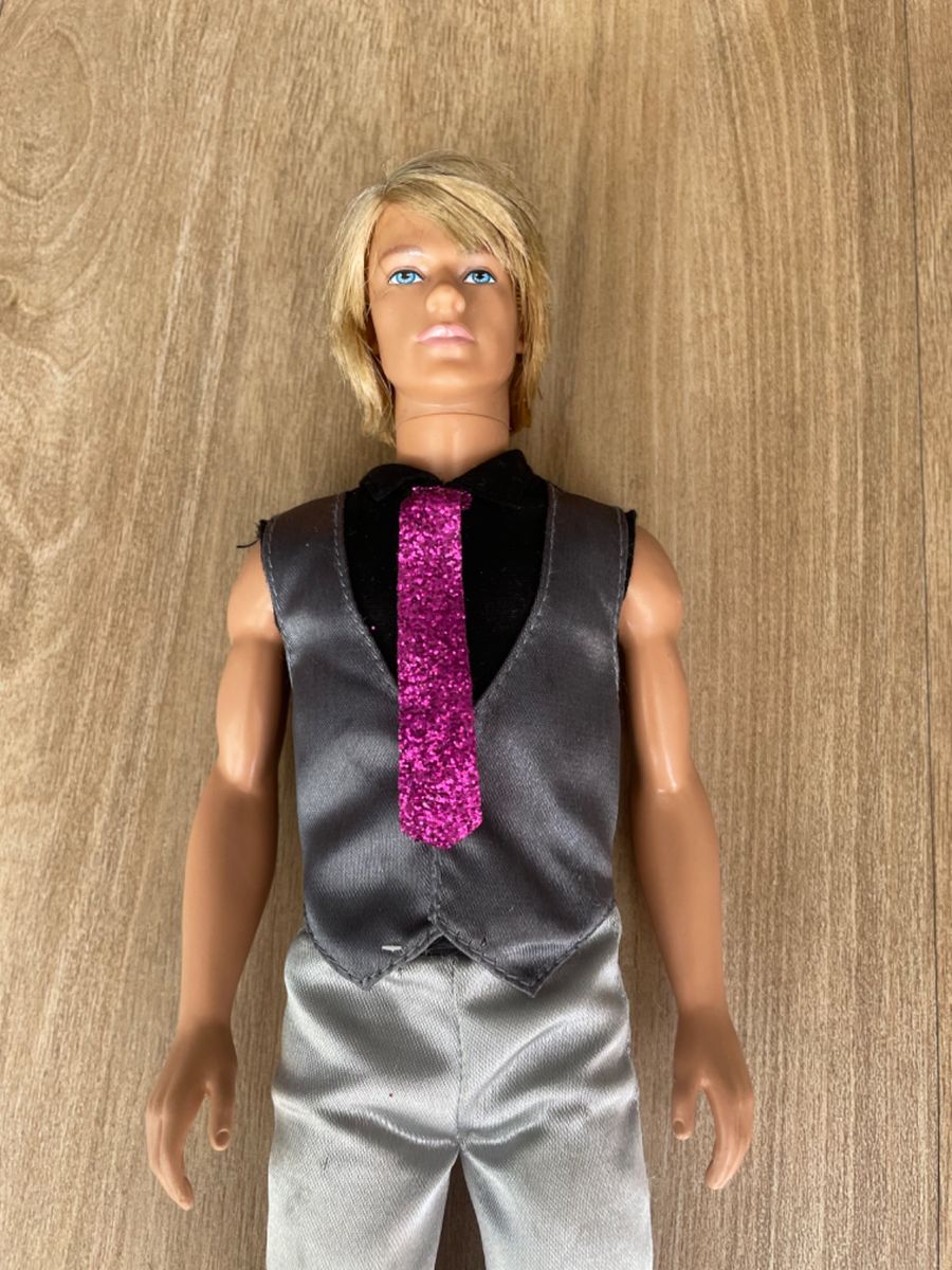 Boneco Ken - Barbie | Brinquedo Barbie Usado 77984632 | enjoei