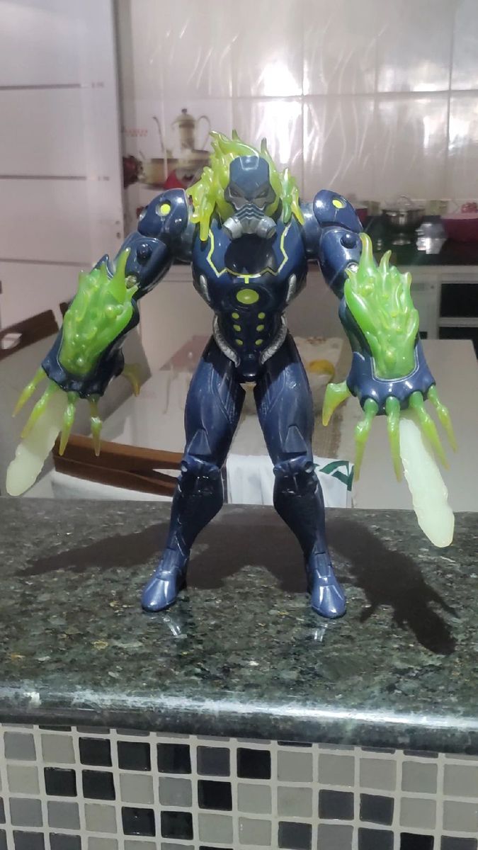 Boneco Max Steel - Toxzon Lâmina Ácida | Brinquedo Usado 85485312 | enjoei