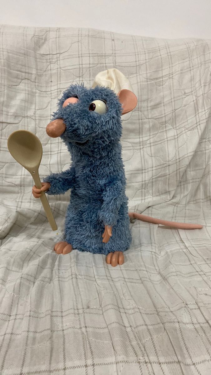 Boneco Ratatouille Remy | Brinquedo Disney Pixar Usado 83899992 | enjoei