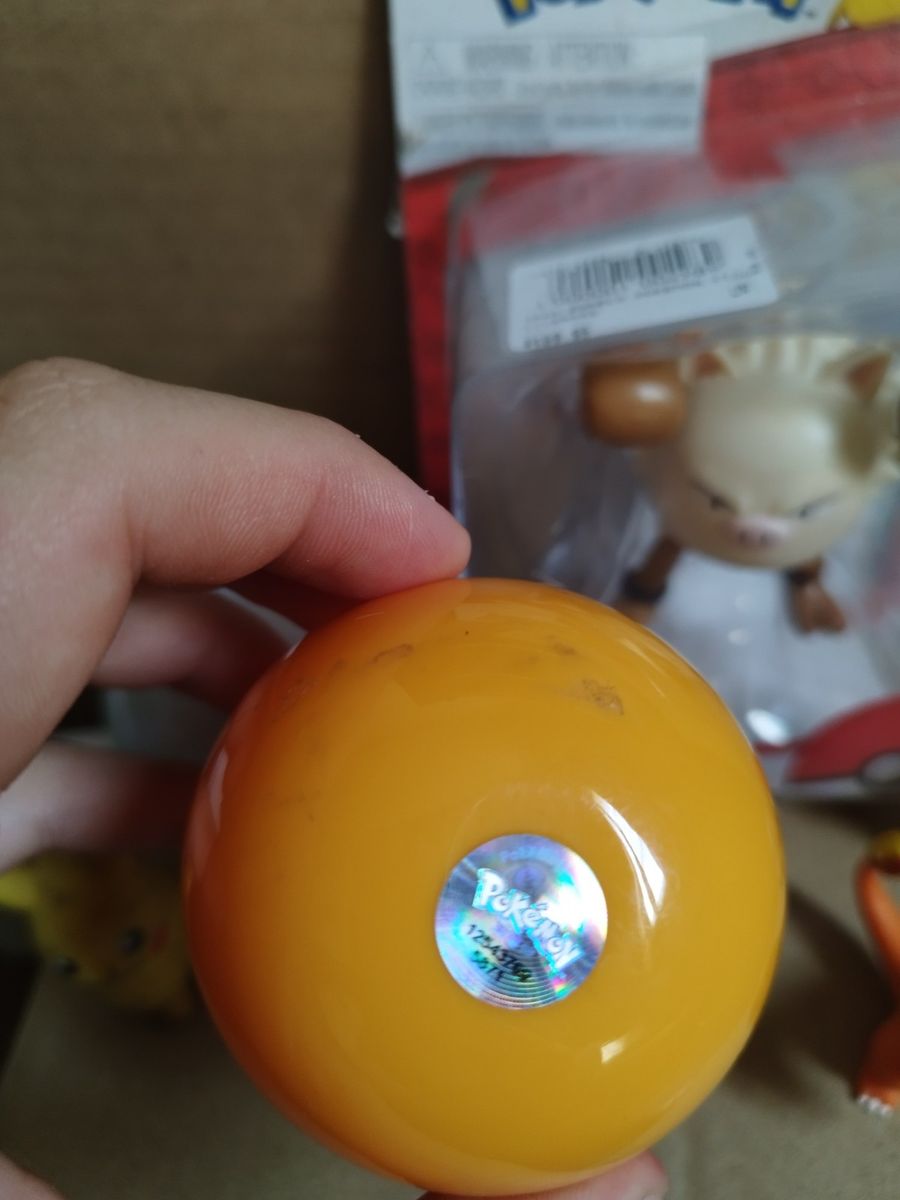 Bonecos Pokémon + 2 Brindes (figure Battle Charmander, Psyduck e ...