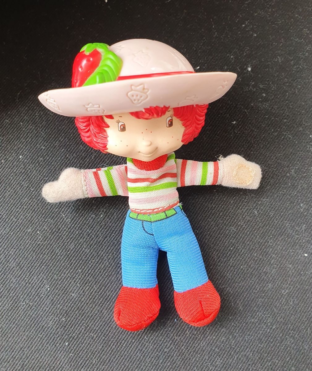 Bonequinha Moranguinho 62700089 | enjoei