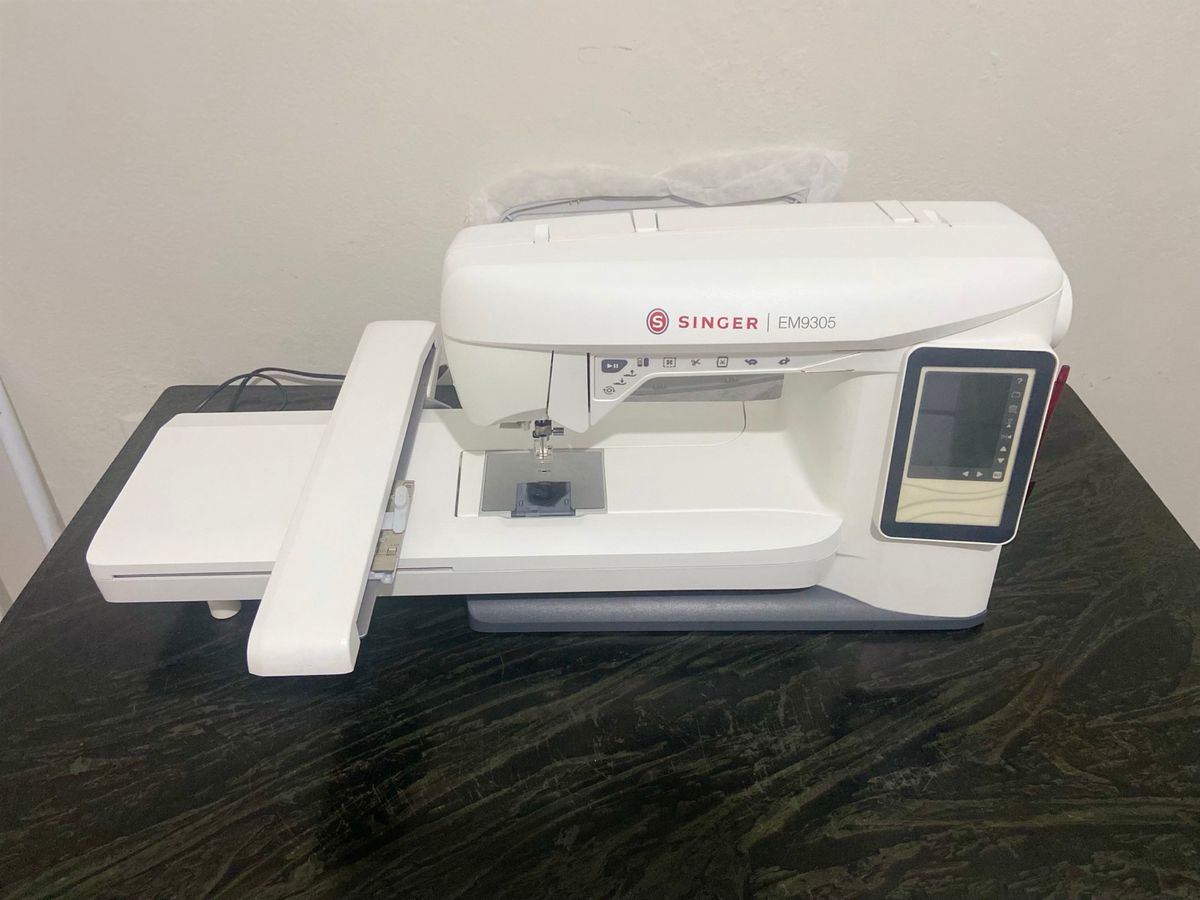 Bordadeira Eletrônica Singer Em9305 | Item Info & Eletro Singer Usado ...