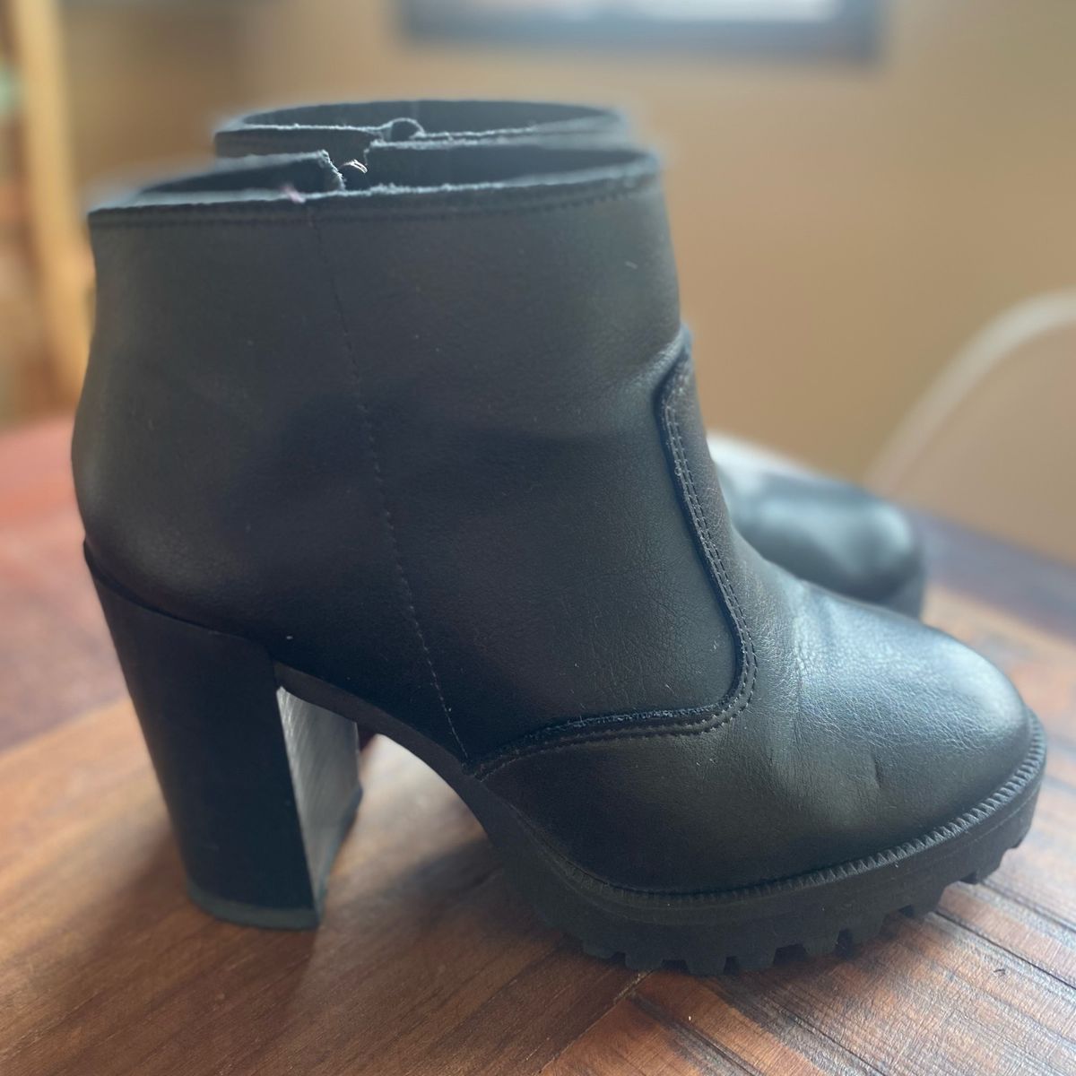 Bota Cano Curto Tratorada 35 | Bota Feminina Moleca Usado 111546342 | enjoei