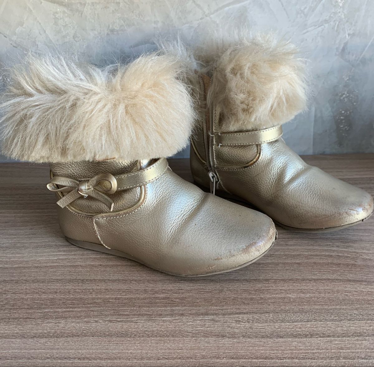 Bota com Pelo | Calçado Infantil para Meninas Anime Usado 58410892 | enjoei
