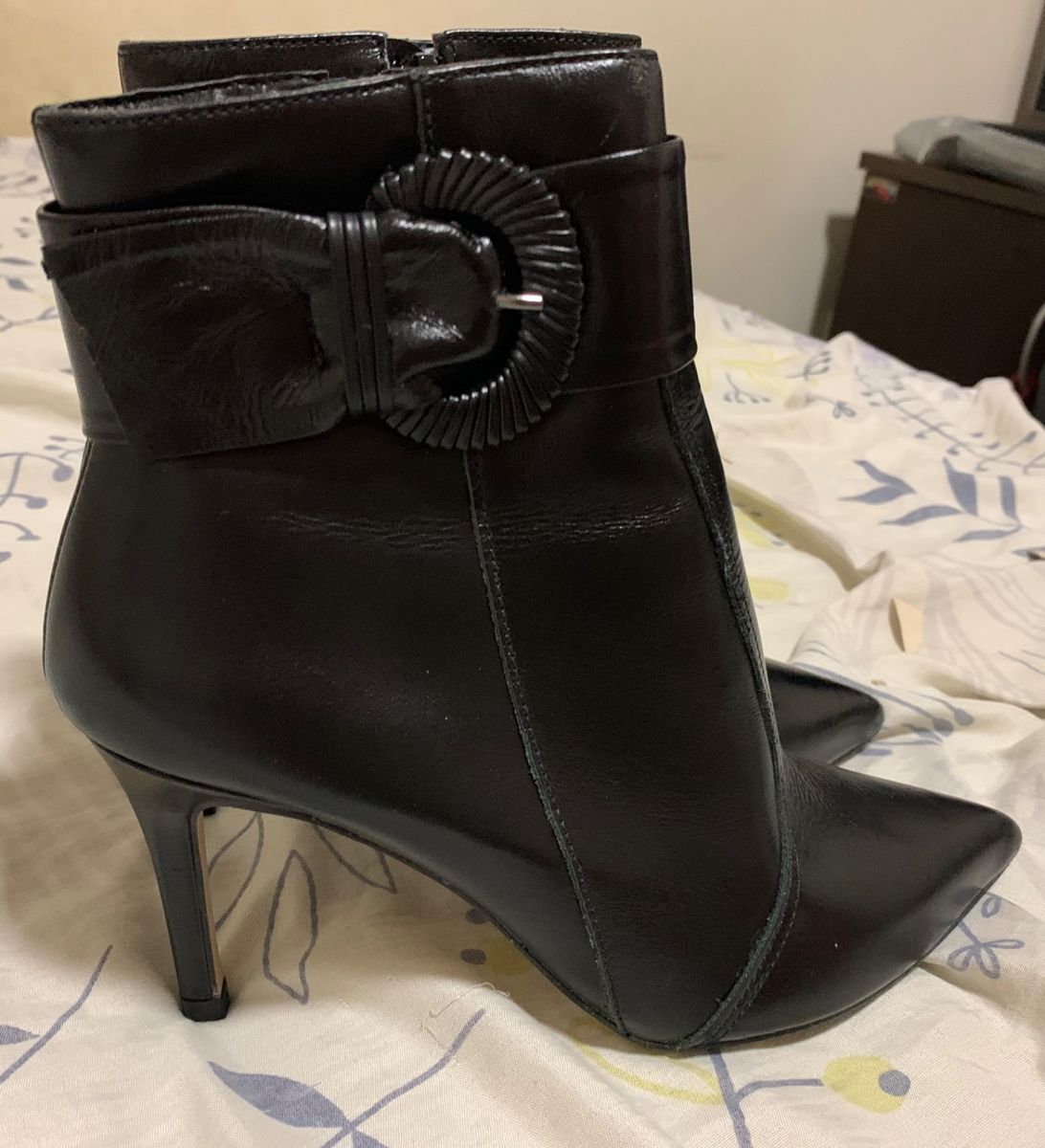 Bota Couro Marca Corello Número 36 | Bota Feminina Corello Usado ...
