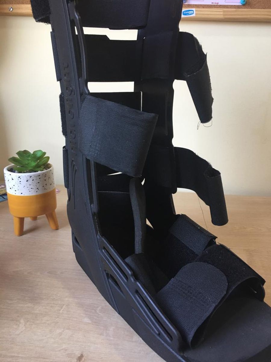 Bota Ortopédica Robofoot Cano Longo Original da Hidrolight com Caixa ...