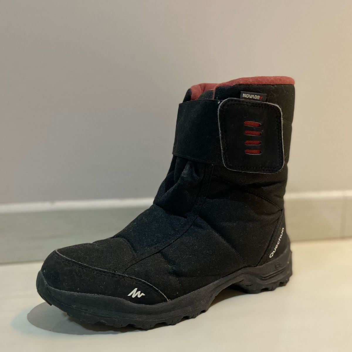 Bota Semi Nova Comprada Na Decathlon (marca Quéchua) Na França, Serve ...