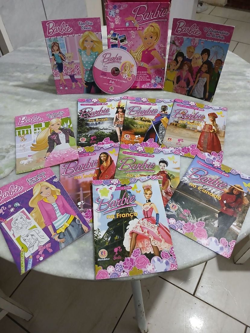 Box de Livros Antigos da Barbie: "conhecendo O Mundo da Barbie", de 2009. com Caixa e Cd ...