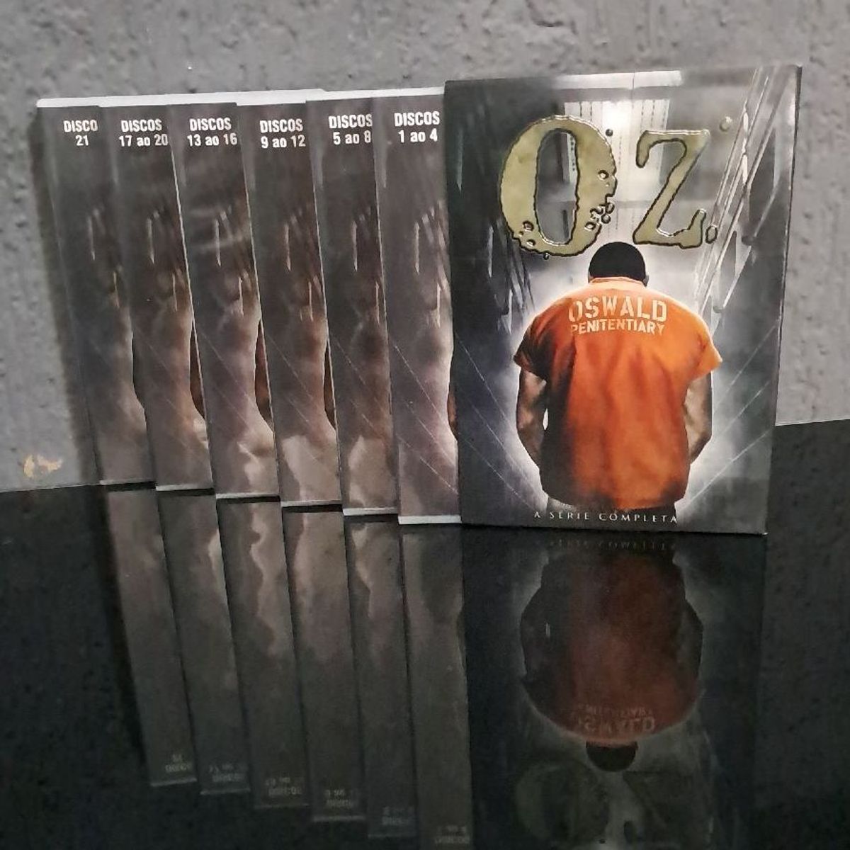 Box - Oz (oswald Penitentiary) | Filme e Série Usado 84439902 | enjoei