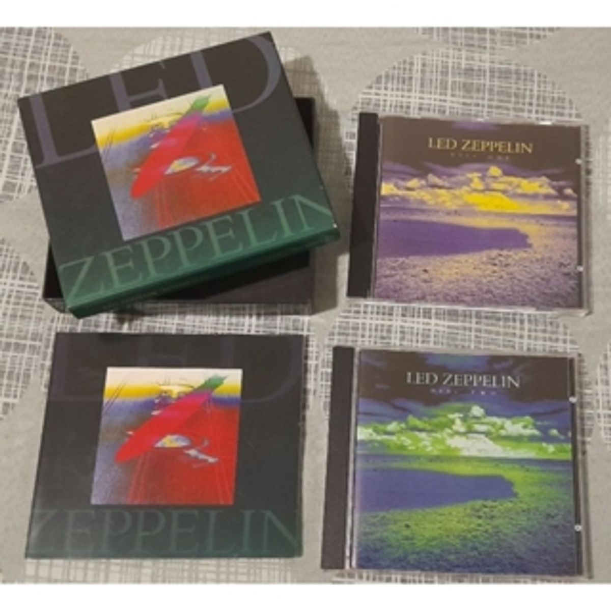 Box Set Led Zeppelin 2 Cds Importado | Item de Música Usado 84534559 | enjoei