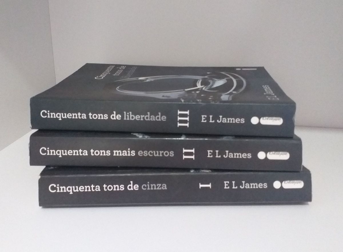 Box Trilogia 50 Tons de Cinza | Livro Intrinseca Usado 55599222 | enjoei