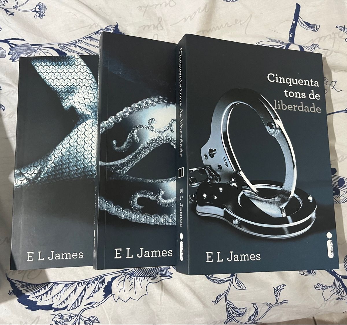 Box Trilogia Cinquenta Tons de Cinza | Livro Intrinseca Usado 82887737 ...