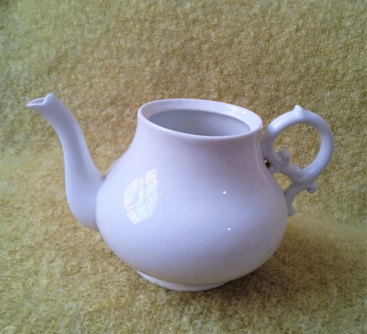 Bulé Branco Antigo | Móvel de Antiquário Usado 74042033 | enjoei