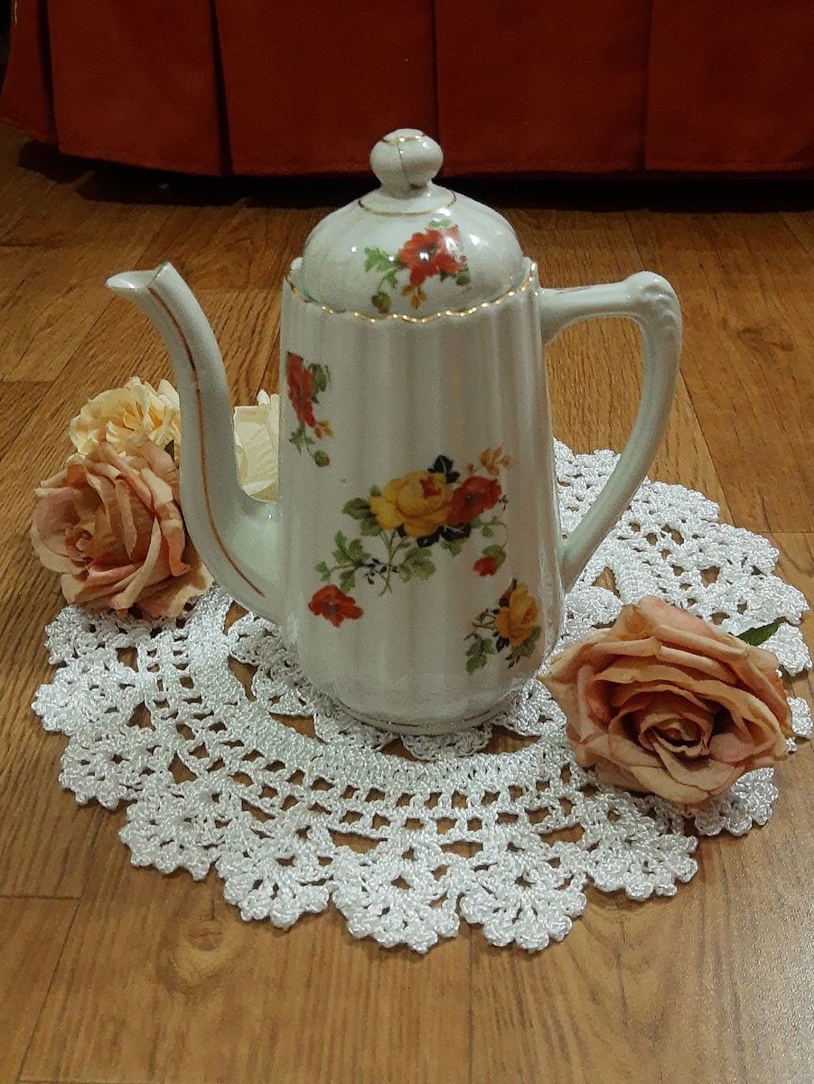 Bule Porcelana Canelada Antigo São Pedro | Móvel de Antiquário ...