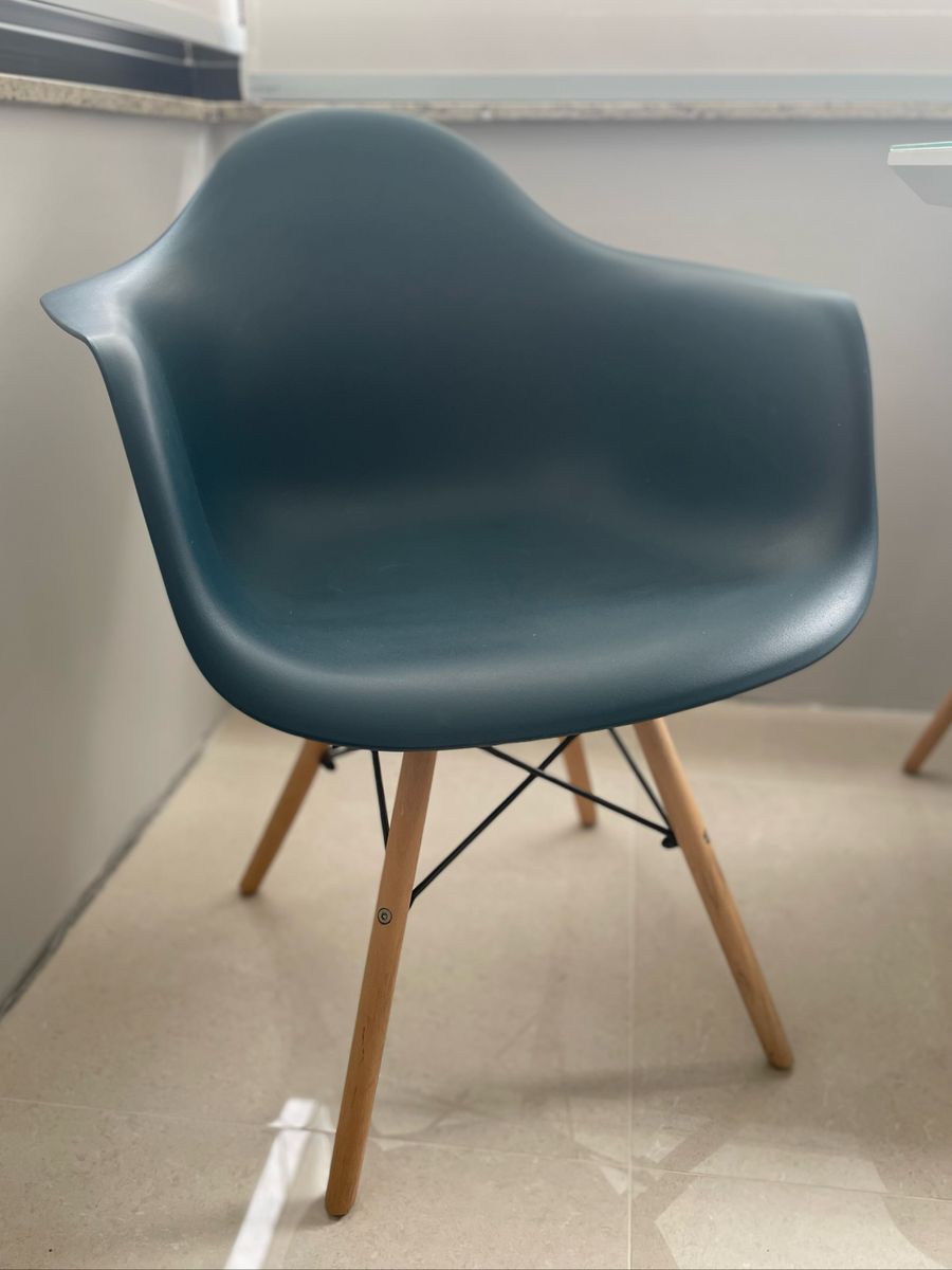 Cadeira Modelo Eames Young com Braço | Cadeira Madeira Madeira Usado ...