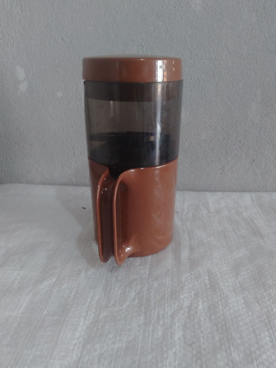 Cafeteira de Plástico com Coador Termolar | Móvel de Cozinha Usado ...