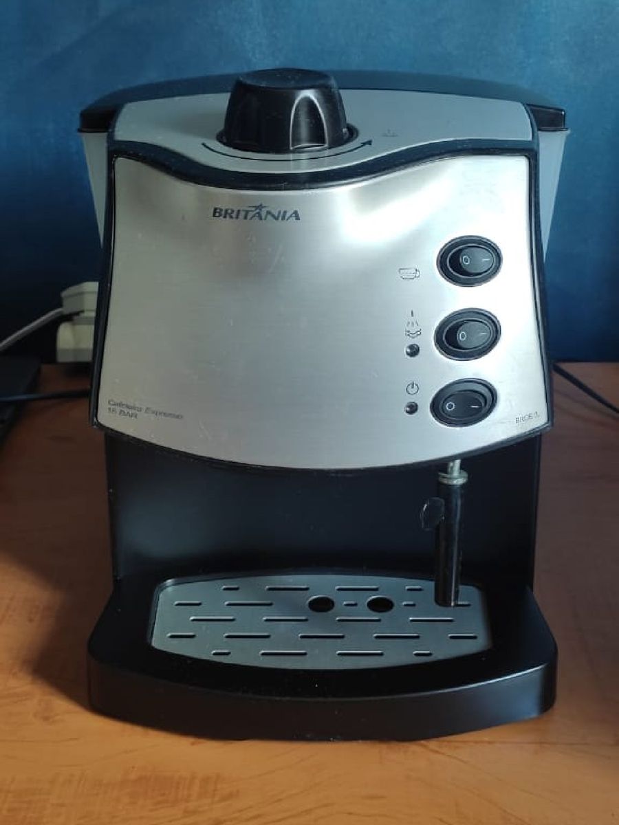 Cafeteira Expresso 15b Marca Britânia Cor Cromada e Preta ...