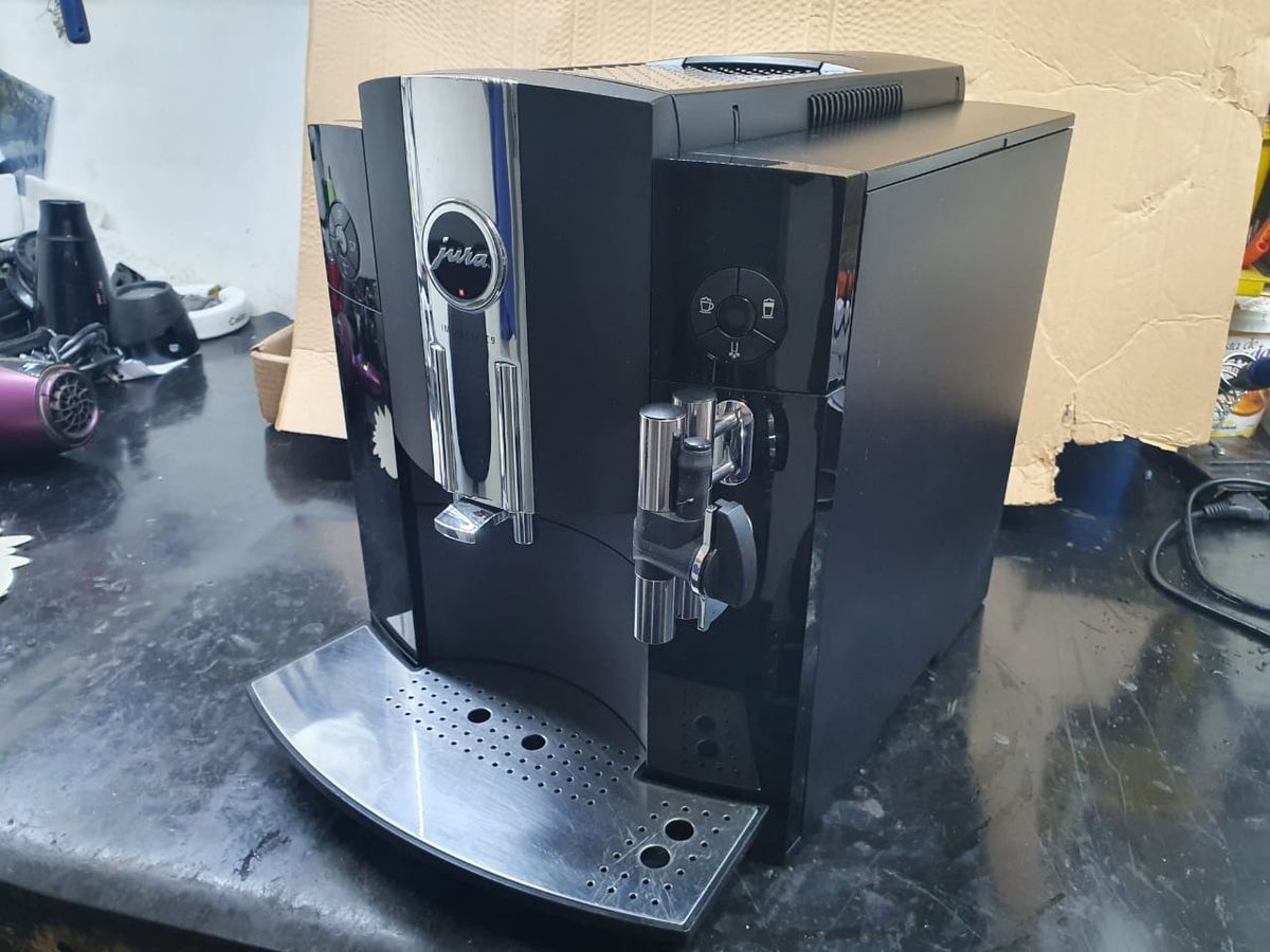 Cafeteira Expresso Jura Impressa C9 Revisada Perfeita | Eletrodoméstico Jura Usado 74837019 | enjoei