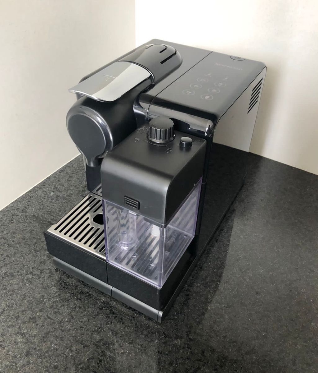 Cafeteira Nespresso Latissima Touch 110v | Móvel de Cozinha Nespresso Usado 76569812 | enjoei