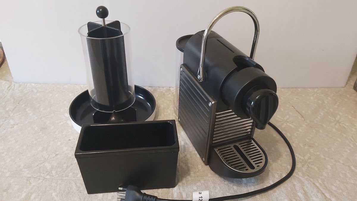 Cafeteira Nespresso C60 | Eletrodoméstico Nespresso Usado 79698184 | enjoei