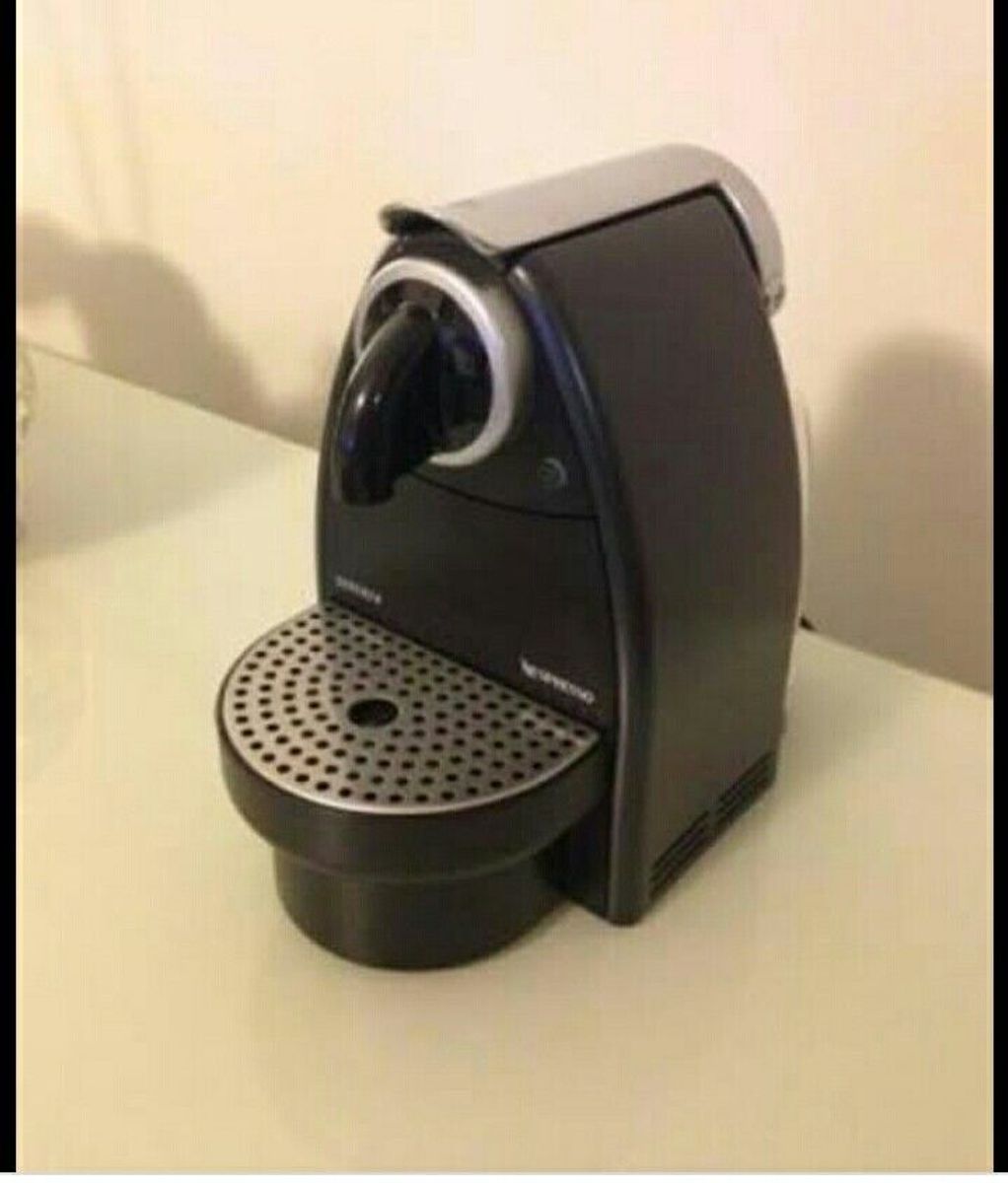 Cafeteira Nespresso Essenza C101 | Eletrodoméstico Nespresso Usado ...