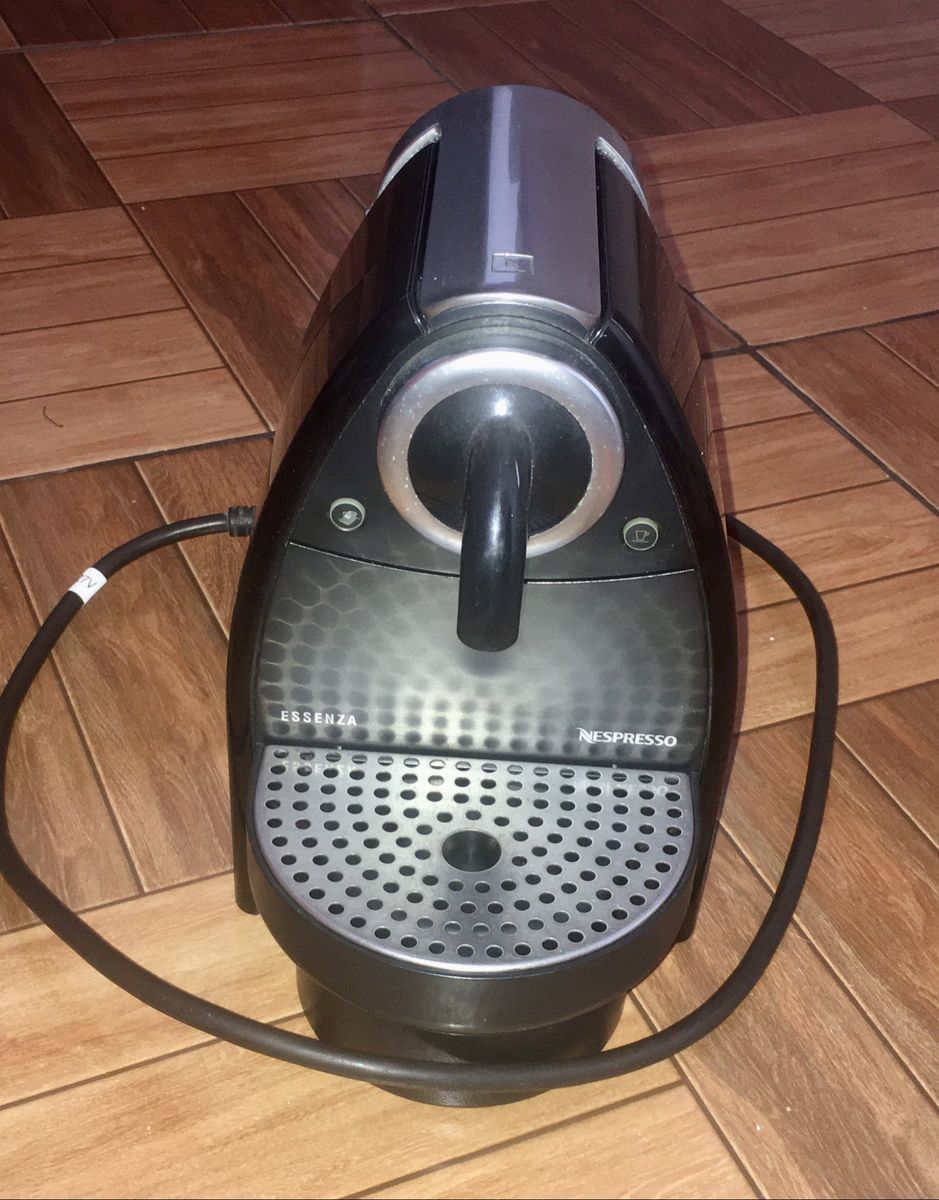 Cafeteira Nespresso Essenza Modelo C100 *usada* 127v | Eletrodoméstico ...