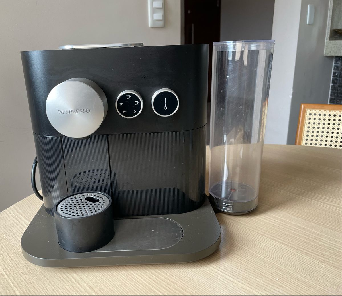 Cafeteira Nespresso Expert Preta 110v | Móvel de Cozinha Nespresso Usado 82255591 | enjoei