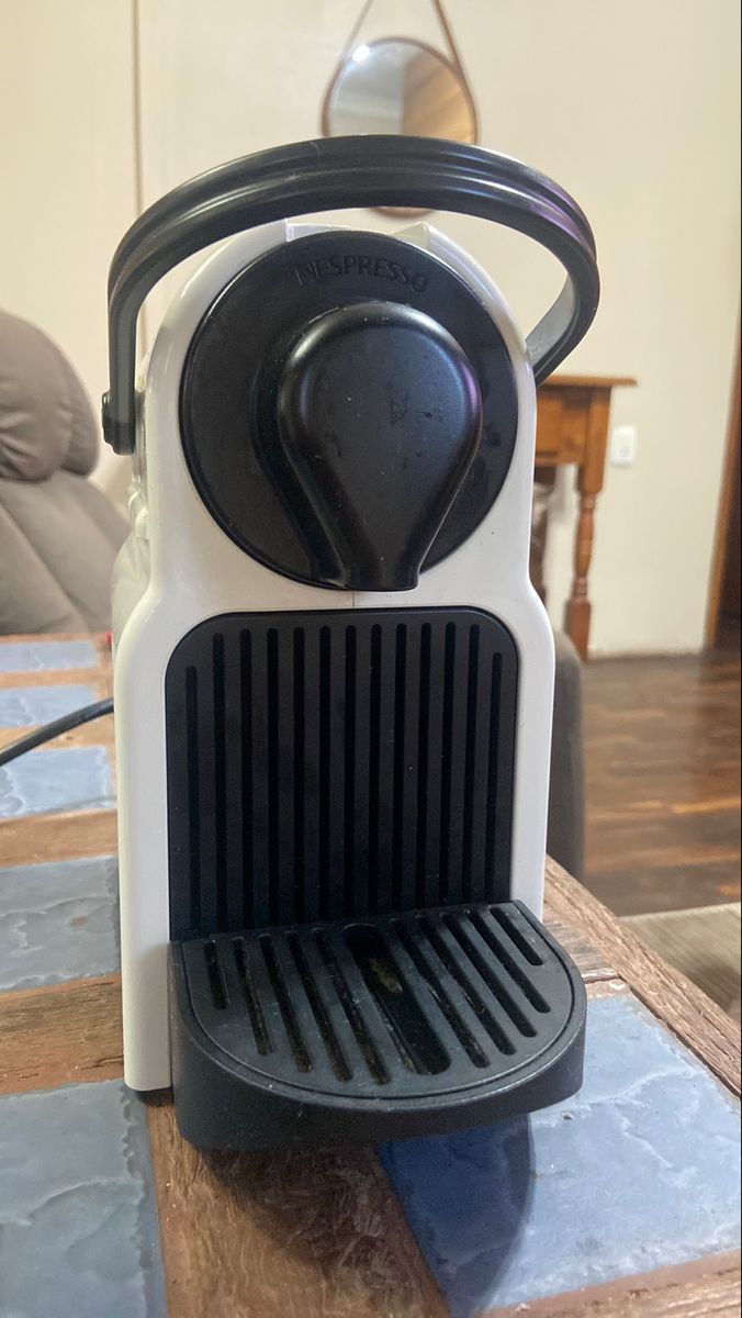 Cafeteira Nespresso Inissia 220v | Móvel de Cozinha Nespresso Usado 83209639 | enjoei