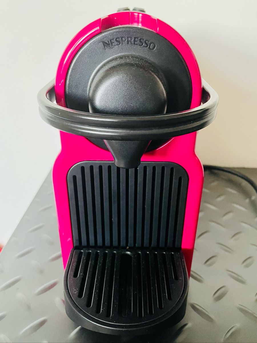 Cafeteira Nespresso Inissia Rosa 110v | Móvel p/ Casa Nespresso Usado ...