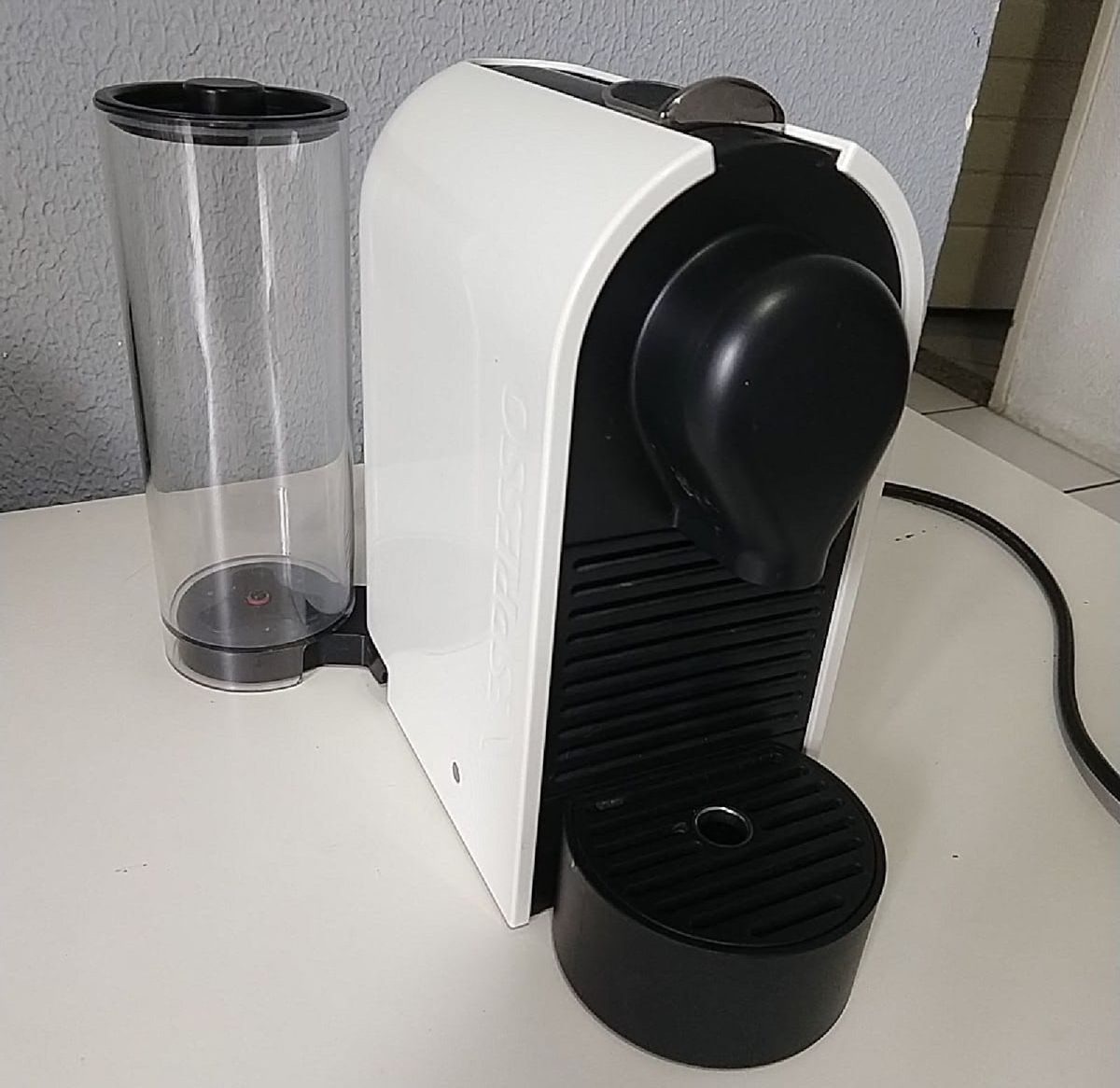 Cafeteira Nespresso Novíssima. Brinde Cápsulas Reutilizáveis | Item Info & Eletro Nespresso ...