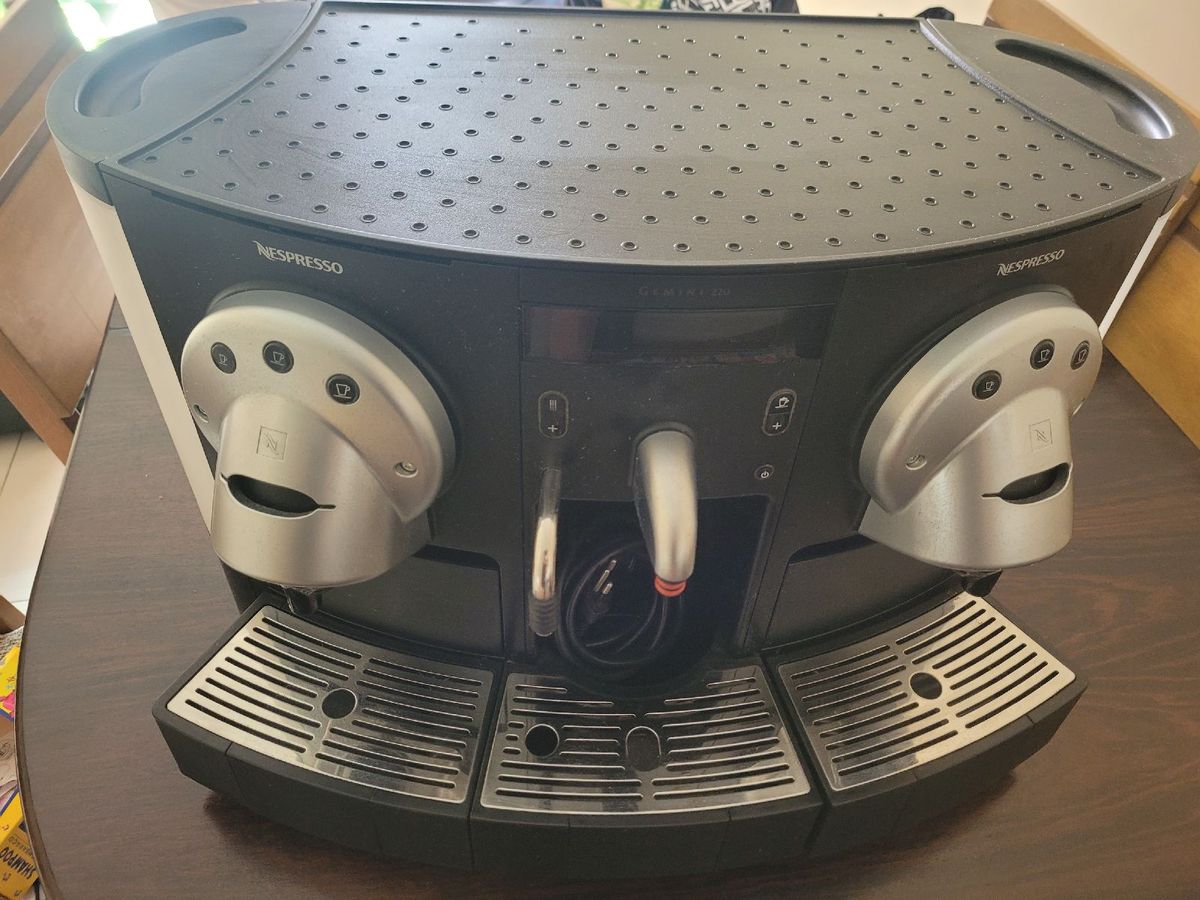 Cafeteira Nespresso Profissional Gemini 220 | Eletrodoméstico Nespresso ...