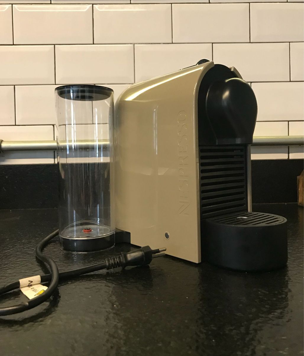 Cafeteira Nespresso U C50 | Móvel p/ Casa Nespresso Usado 27634223 | enjoei