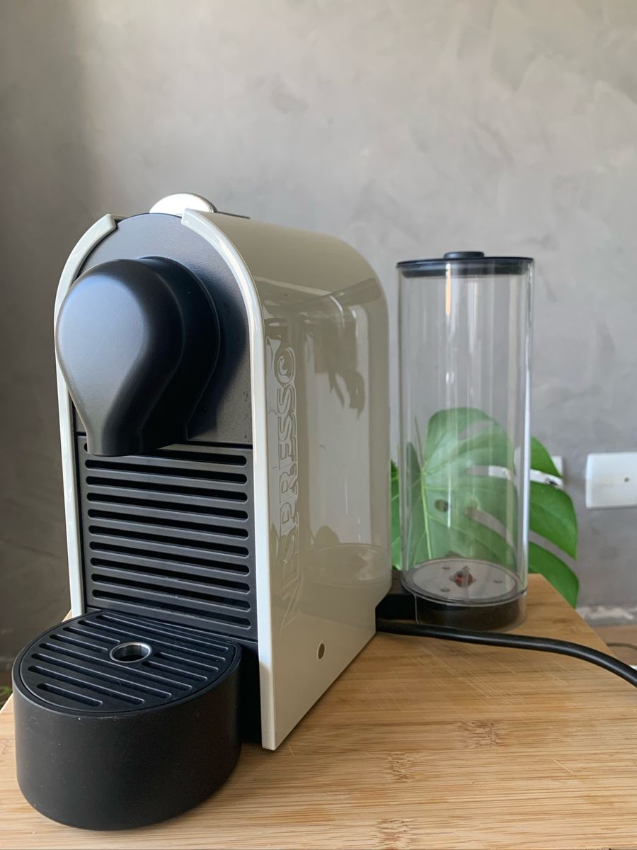 Cafeteira Nespresso U C50 | Eletrodoméstico Nespresso Usado 52304242 ...