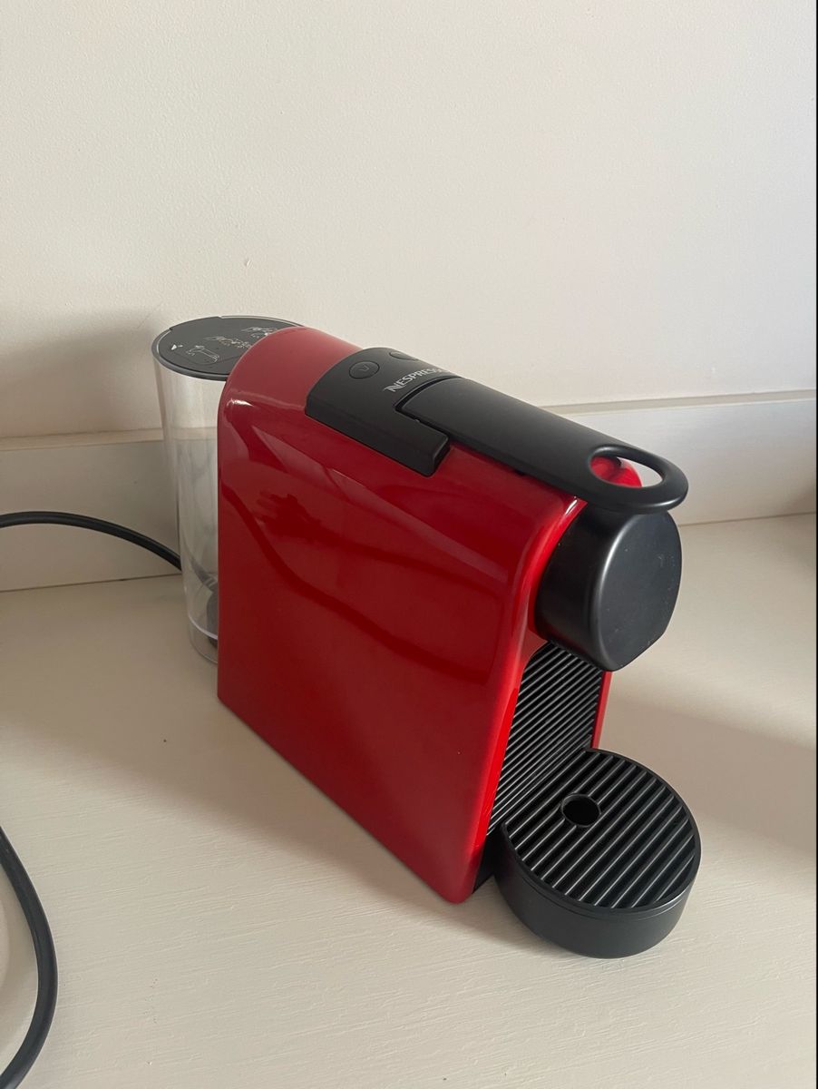 Cafeteira Nespresso | Móvel de Cozinha Nespresso Usado 82596453 | enjoei